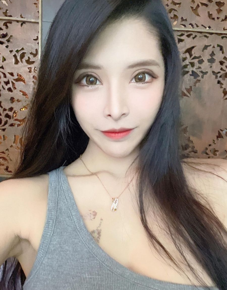 「poiqueen」傳奇G奶女優，尋找(一夜多次)的女子，重度西裝控